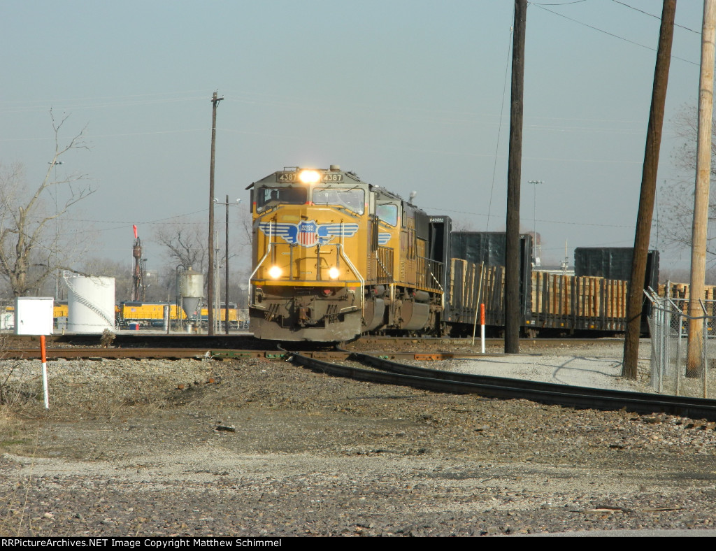 Pulling Out Of The Alton & Southern Yard